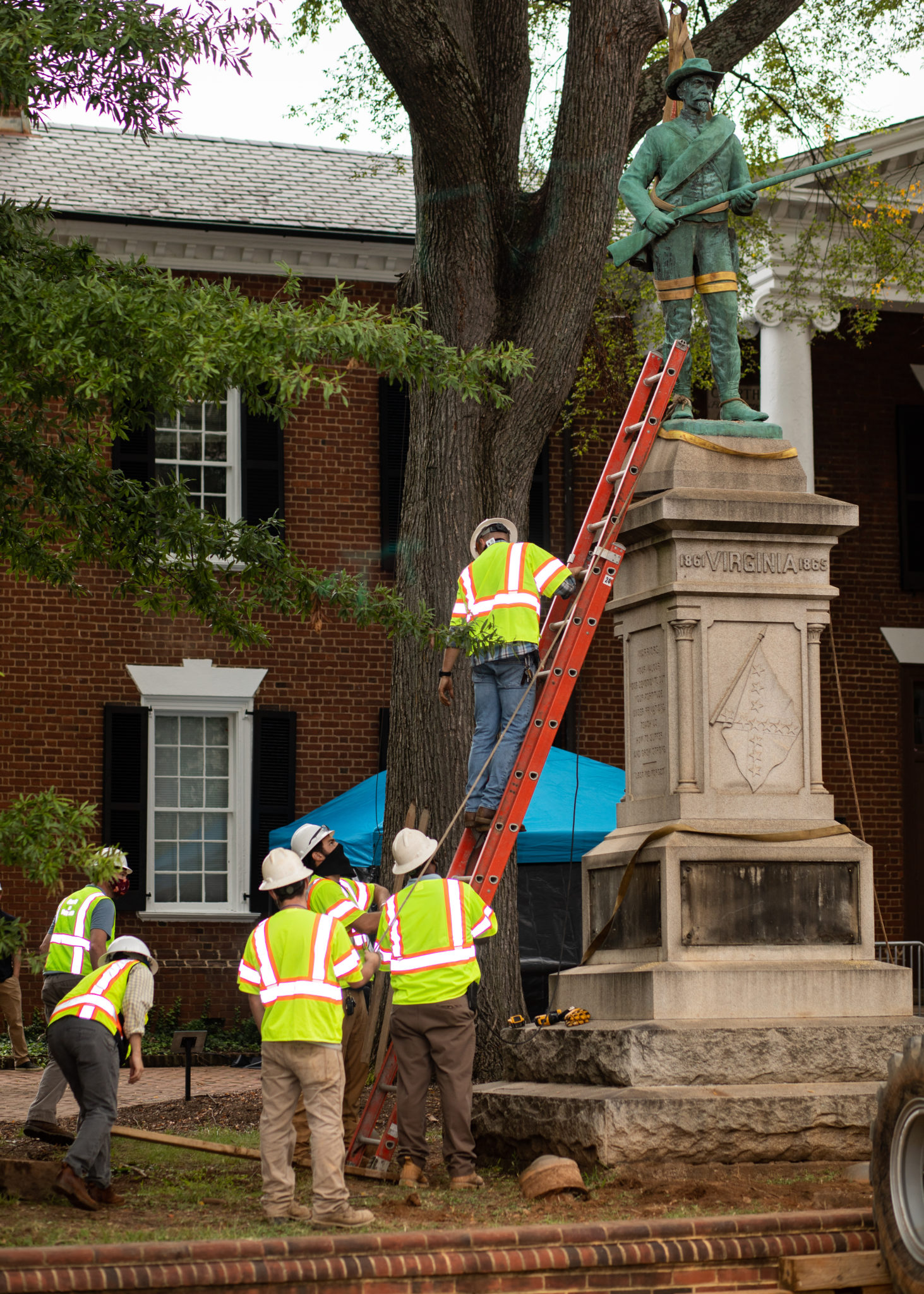 Photos: Albemarle County removes ‘Johnny Reb’ statue Saturday